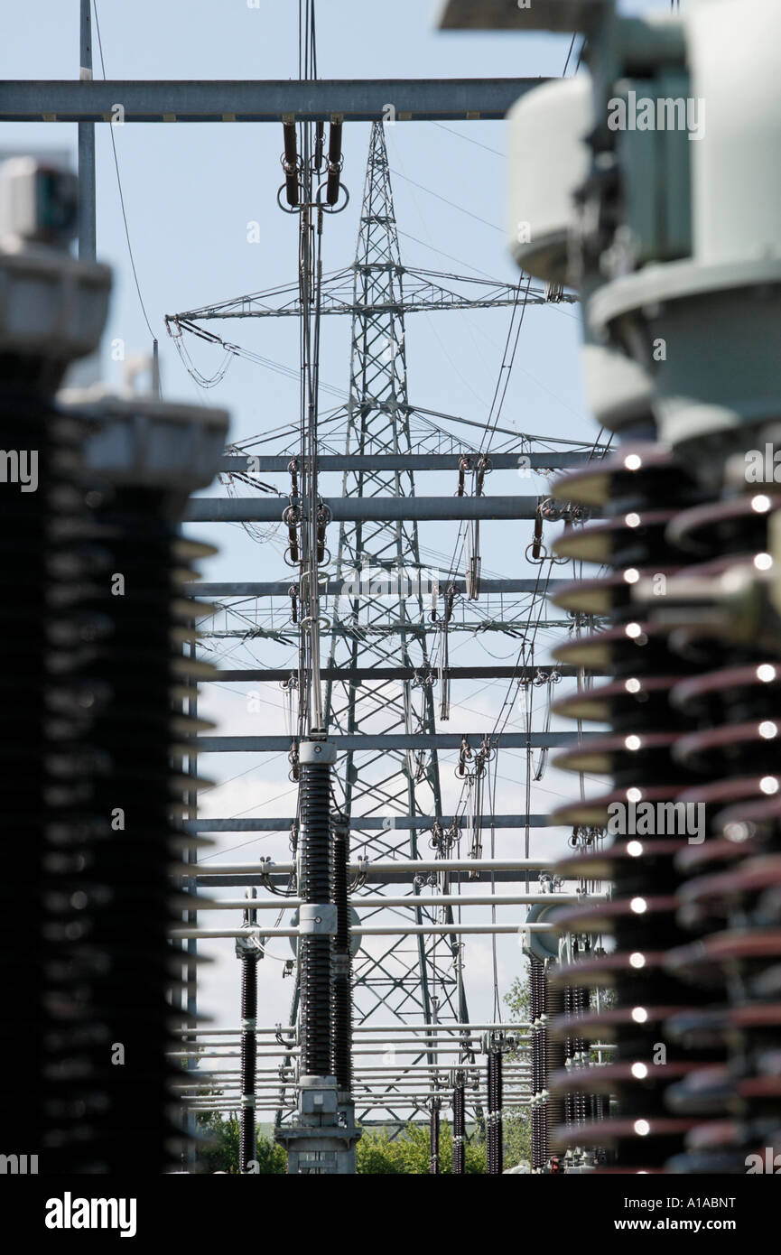 Tension transformers -Fotos und -Bildmaterial in hoher Auflösung – Alamy
