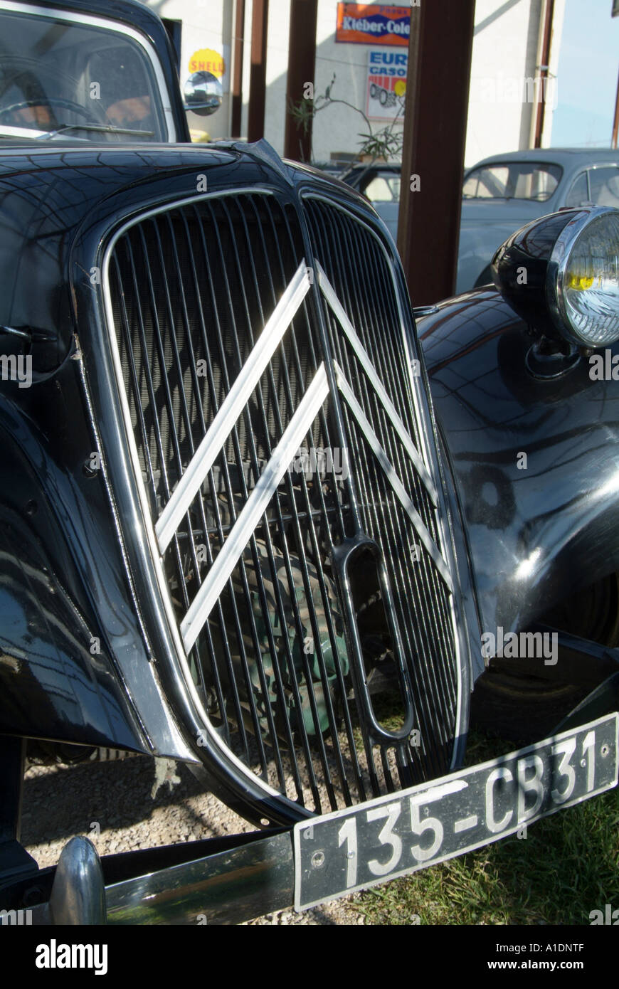 Chevron citroen -Fotos und -Bildmaterial in hoher Auflösung – Alamy