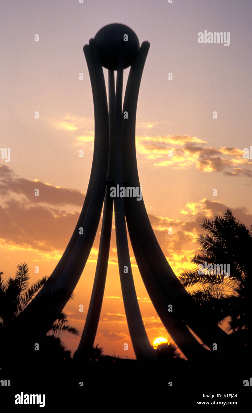 Bahrain manama pearl monument -Fotos und -Bildmaterial in hoher ...