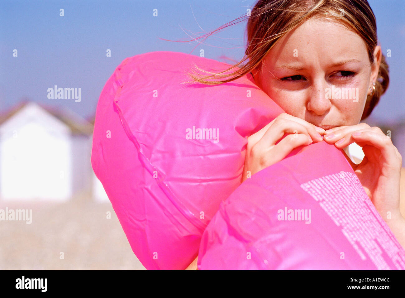 Blowing up inflatable ring -Fotos und -Bildmaterial in hoher Auflösung ...