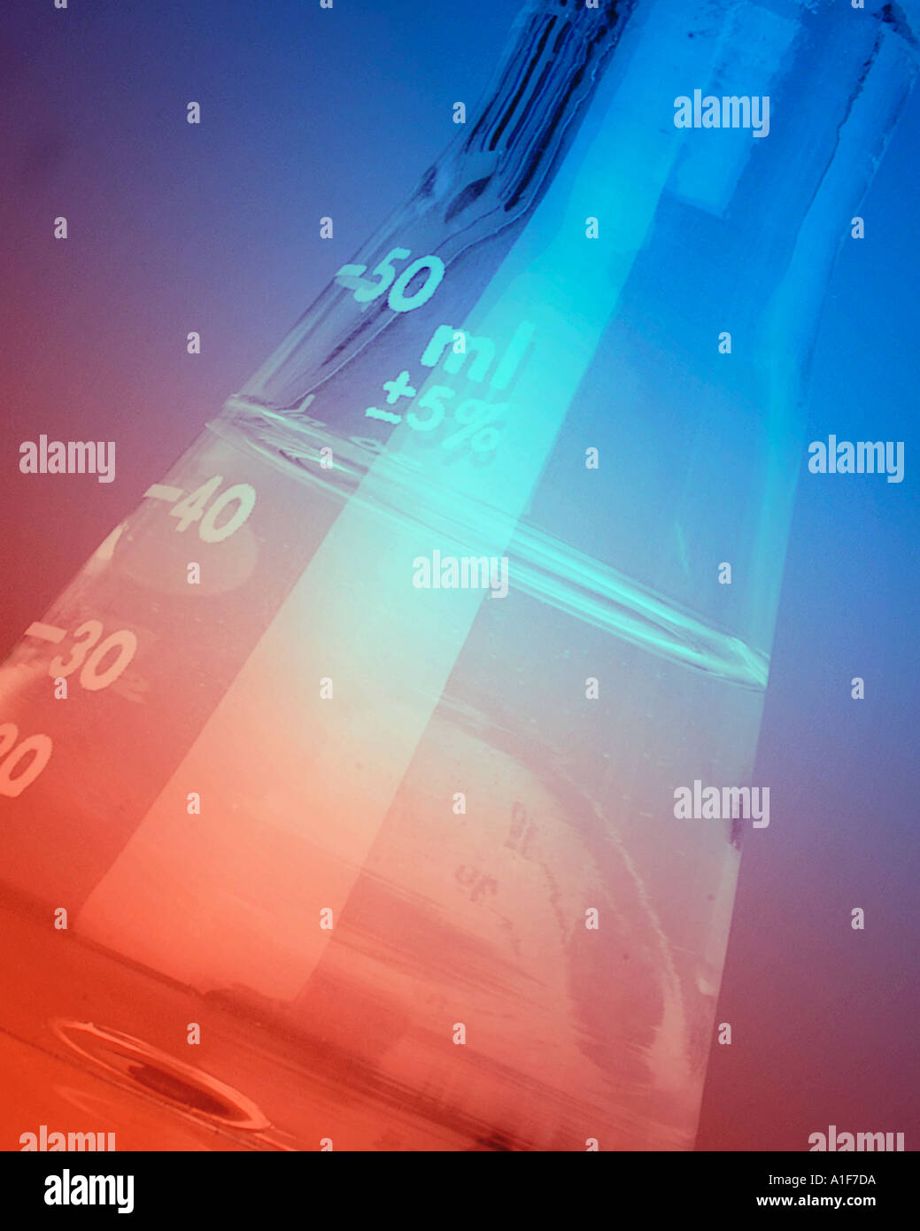 Labor-Kolben auf dem Bunsenbrenner Stockfotografie - Alamy