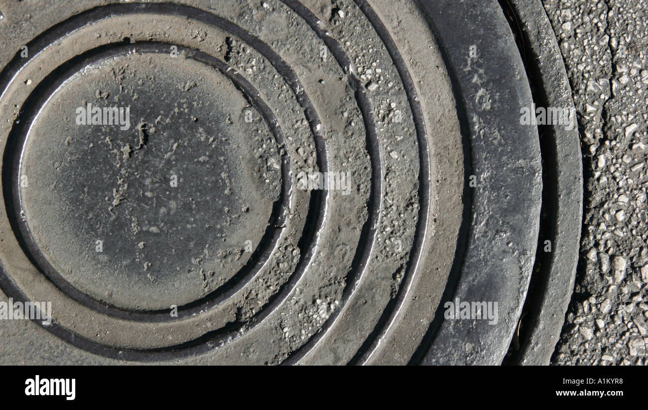 Drainage cover -Fotos und -Bildmaterial in hoher Auflösung – Alamy