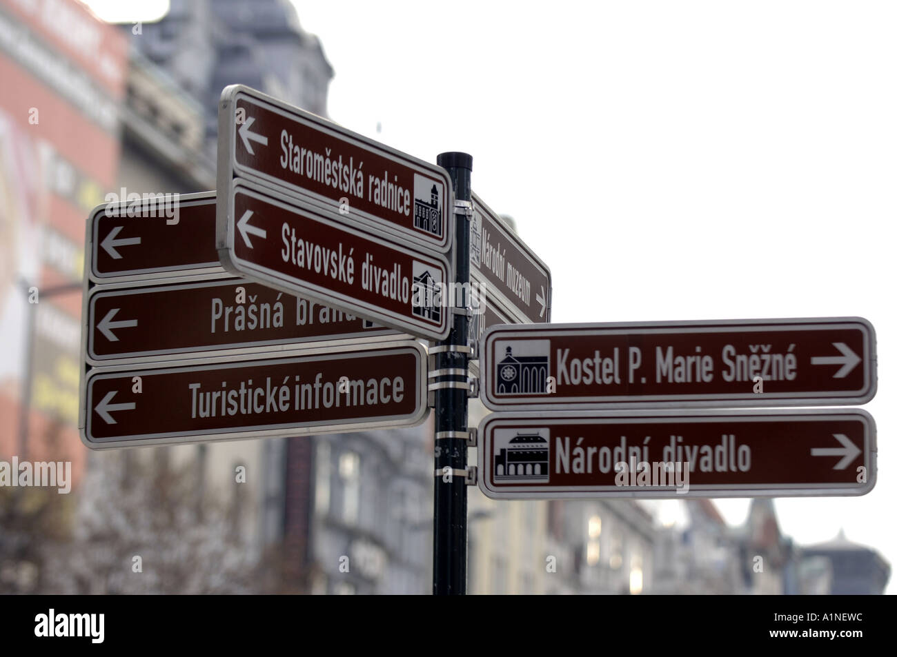 Ceske narodni divadlo -Fotos und -Bildmaterial in hoher Auflösung – Alamy