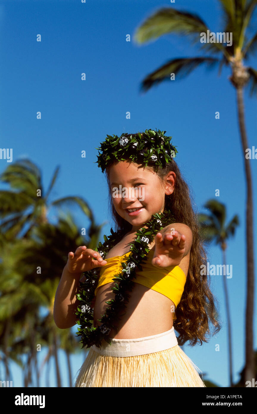 People Children Girls Hula Dancing Stockfotos und -bilder Kaufen - Alamy