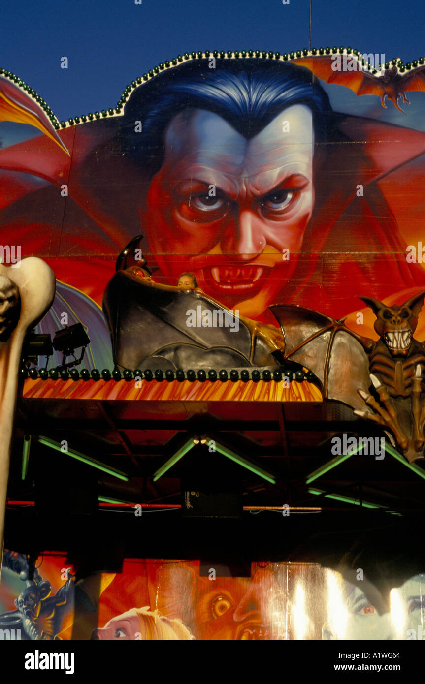 Fun fair ghost train -Fotos und -Bildmaterial in hoher Auflösung – Alamy