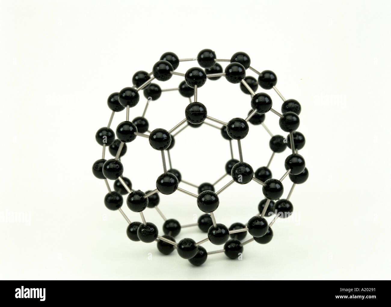 Buckyball modell molekular -Fotos und -Bildmaterial in hoher Auflösung ...