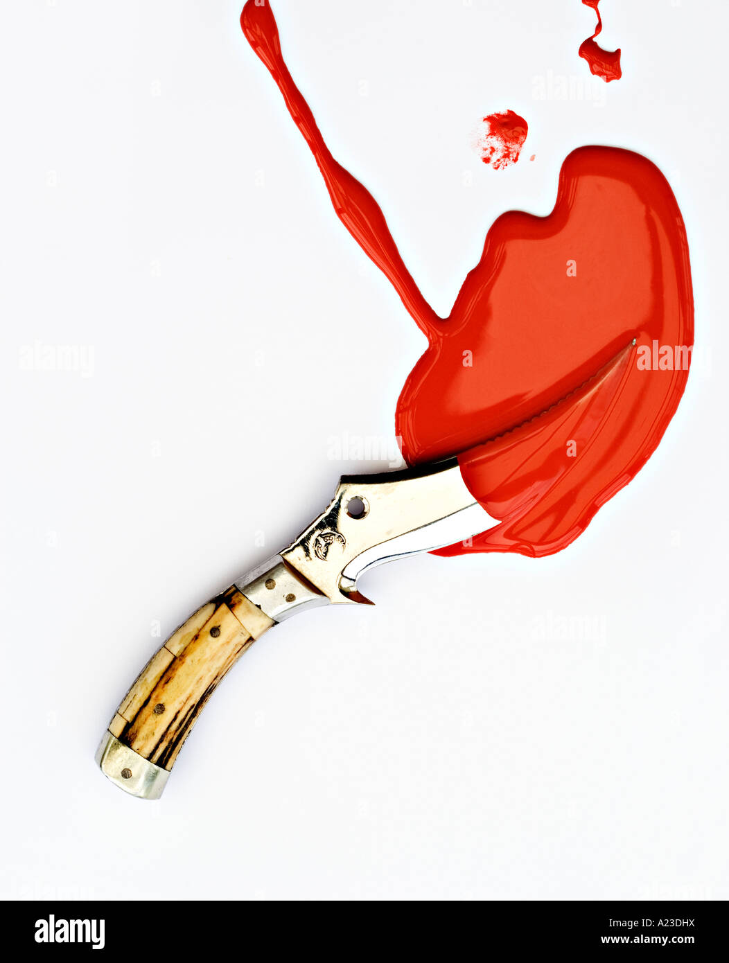 Blut auf der klinge -Fotos und -Bildmaterial in hoher Auflösung – Alamy