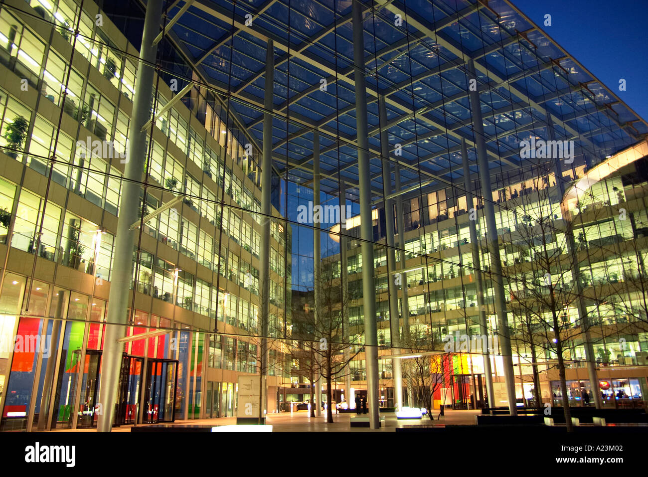 Tower place -Fotos und -Bildmaterial in hoher Auflösung – Alamy
