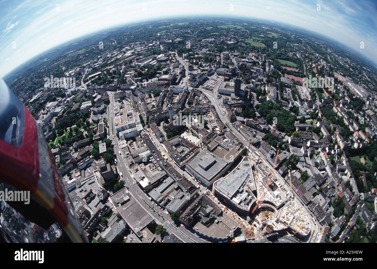 Luftaufnahmen von Solingen Zentrum mit fisheye Out eines Hubschraubers ...