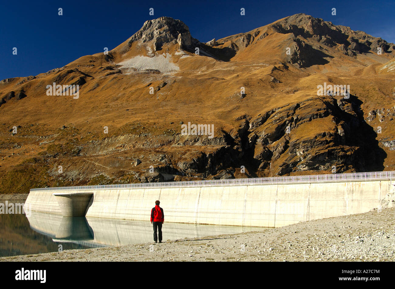 Moiry dam -Fotos und -Bildmaterial in hoher Auflösung – Alamy