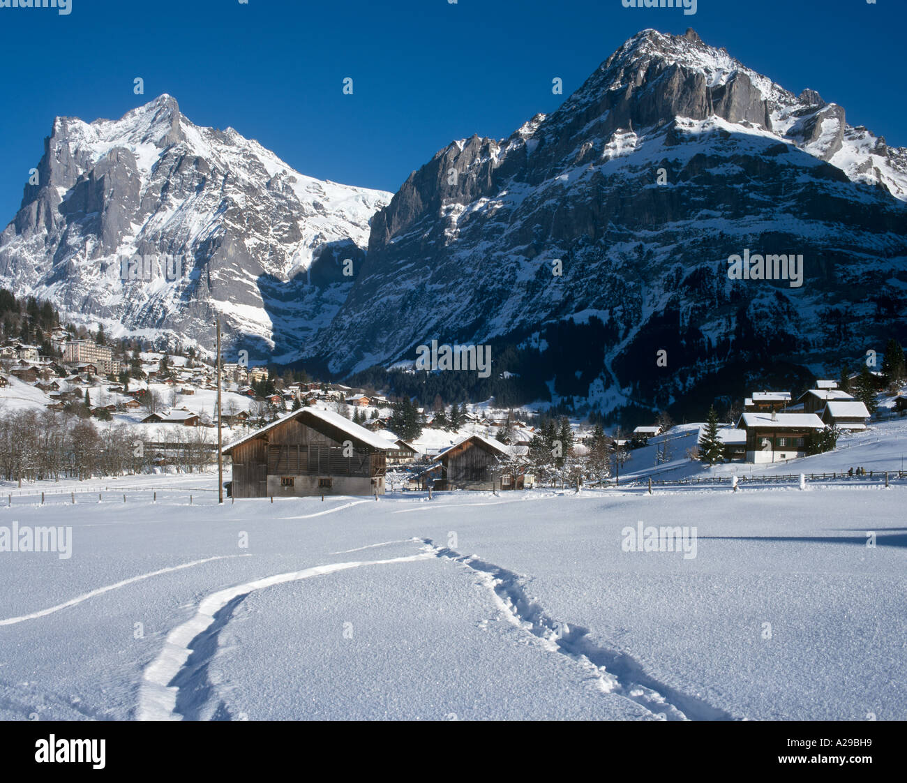 Traditionelles holzchalet grindelwald -Fotos und -Bildmaterial in hoher Auflösung – Alamy