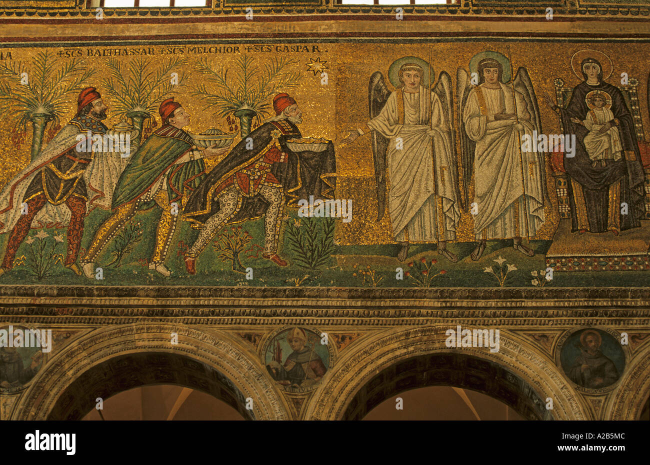 Prozession von jungfrauen -Fotos und -Bildmaterial in hoher Auflösung – Alamy