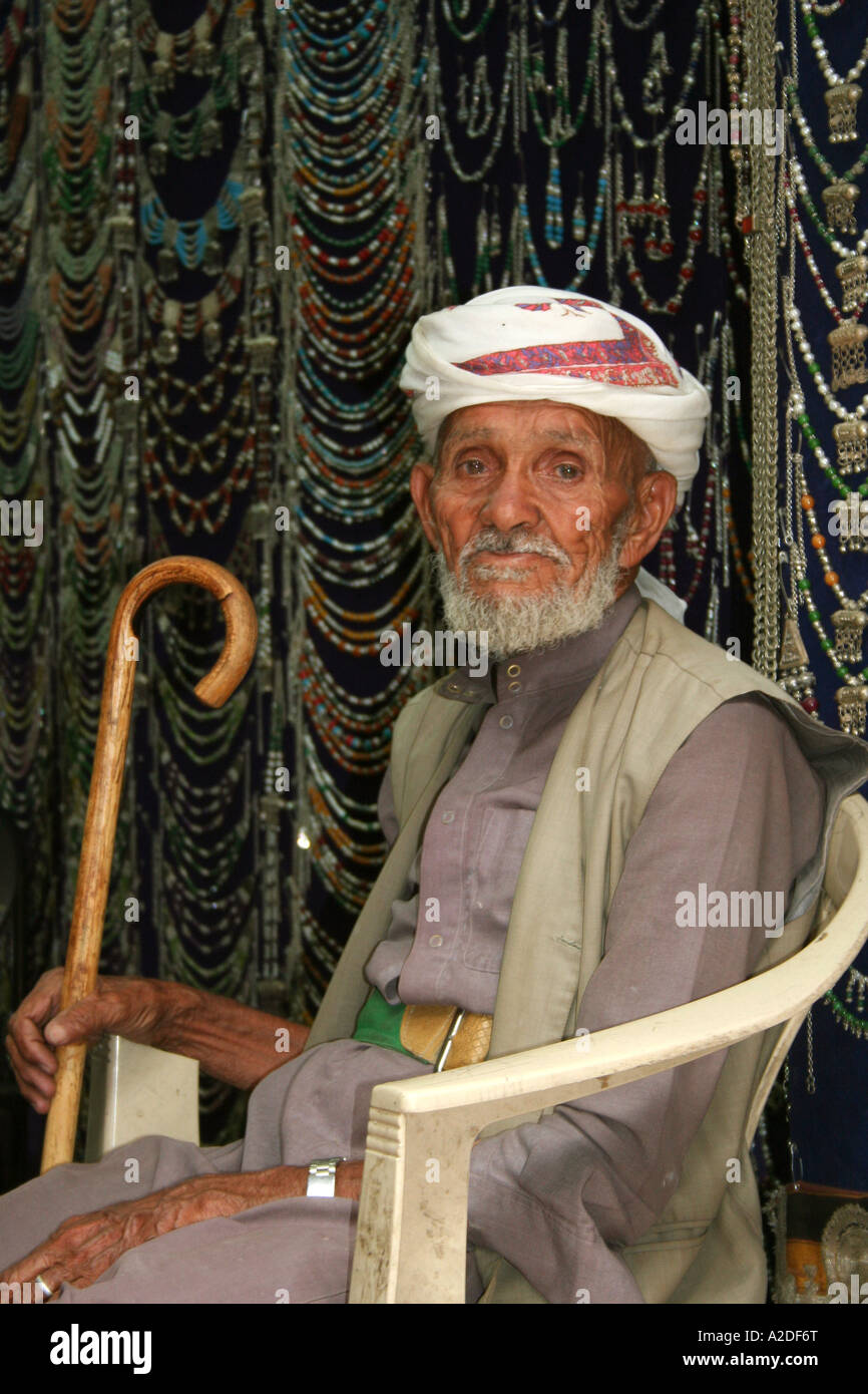 Traditionelle kleidung jemen -Fotos und -Bildmaterial in hoher ...