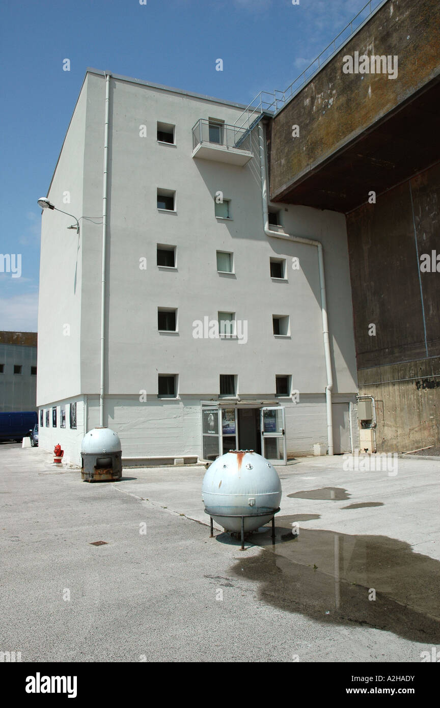 Tour-Davis u-Boot-Basis von Kerman Lorient Hafen Bretagne Frankreich ...