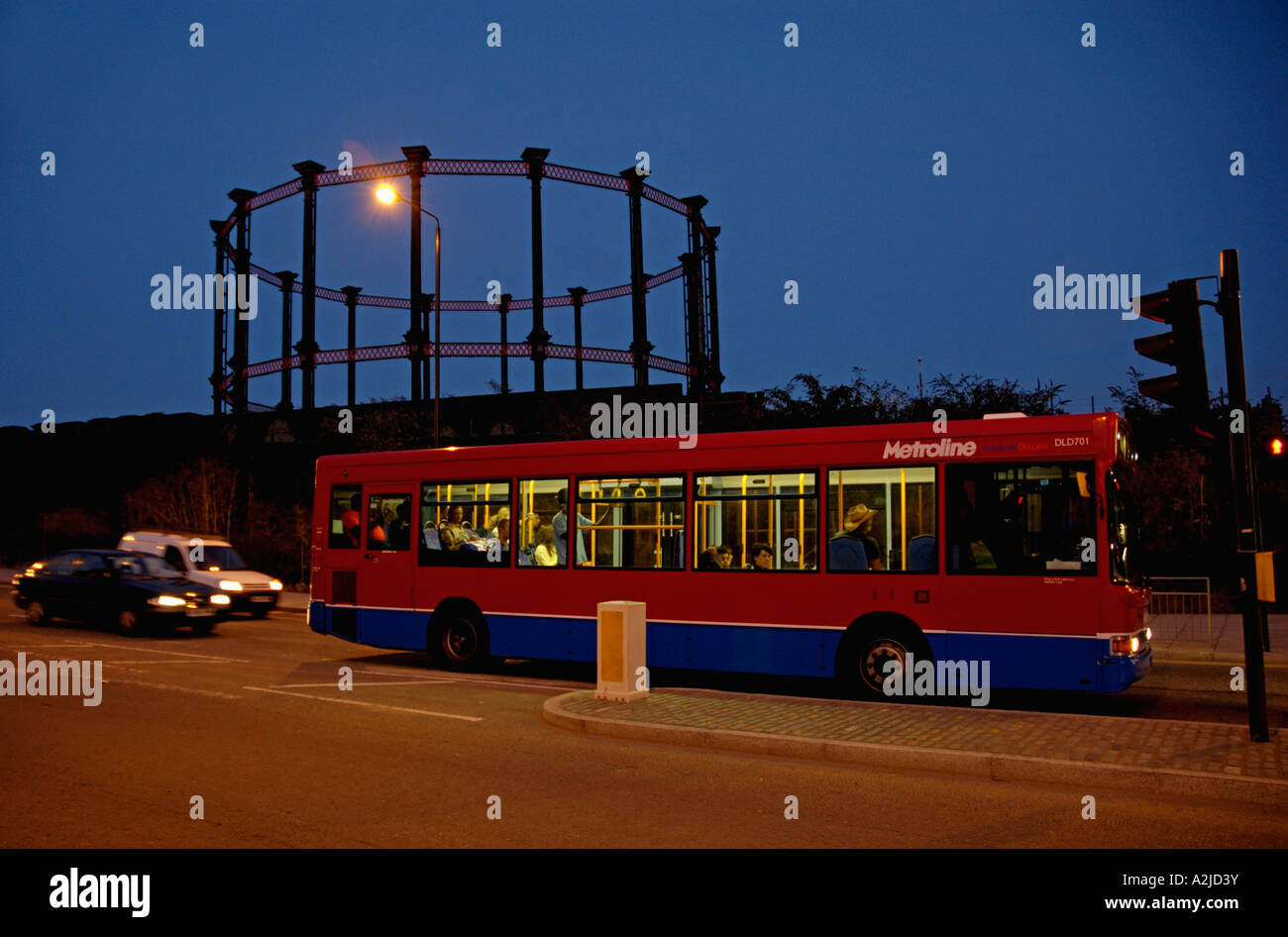 Kings cross bus -Fotos und -Bildmaterial in hoher Auflösung – Alamy