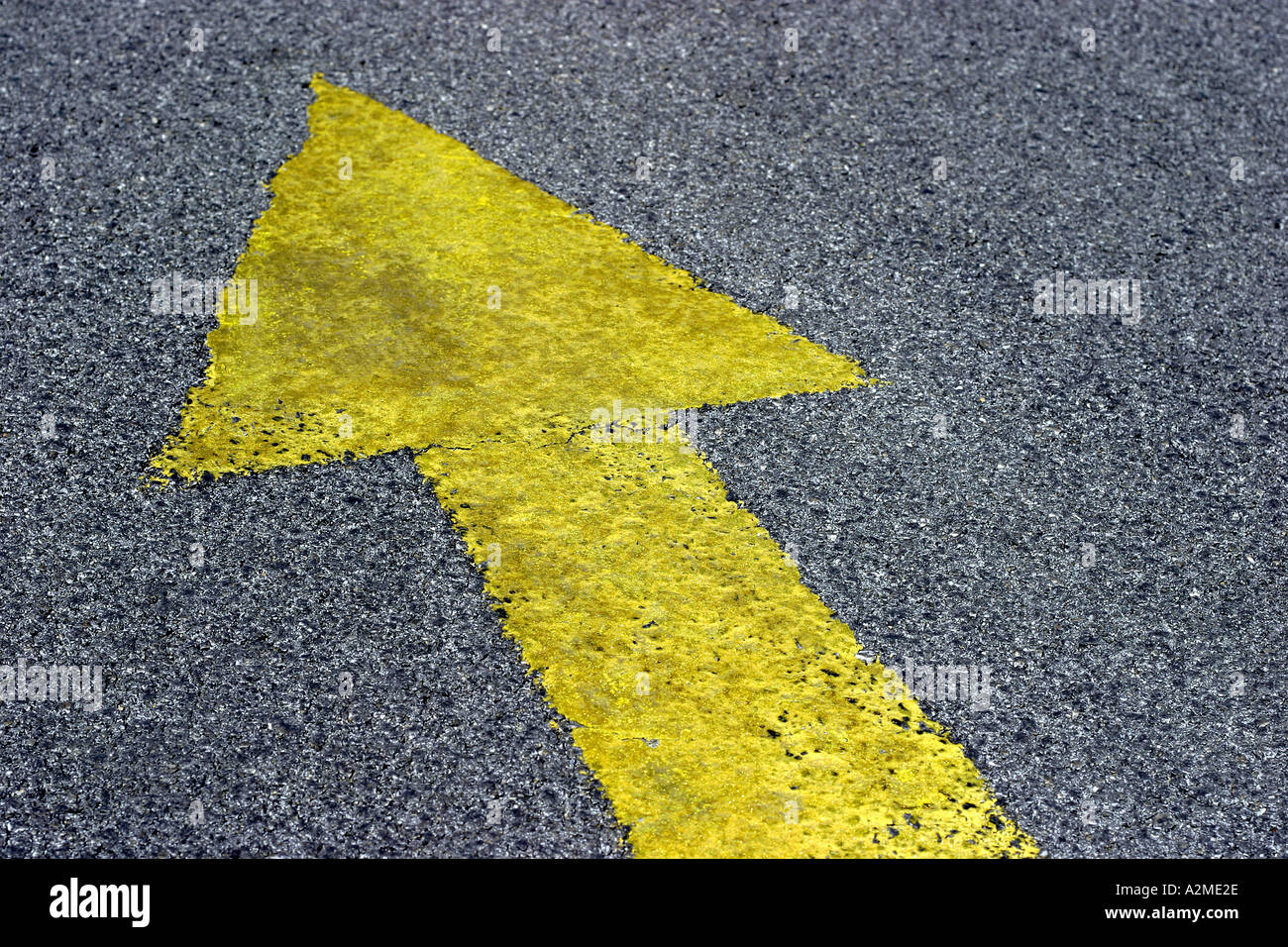 Pfeil geradeaus -Fotos und -Bildmaterial in hoher Auflösung – Alamy