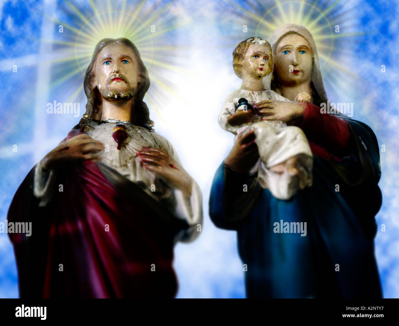 Madonna mutter heiligen heiligenschein -Fotos und -Bildmaterial in hoher Auflösung – Alamy