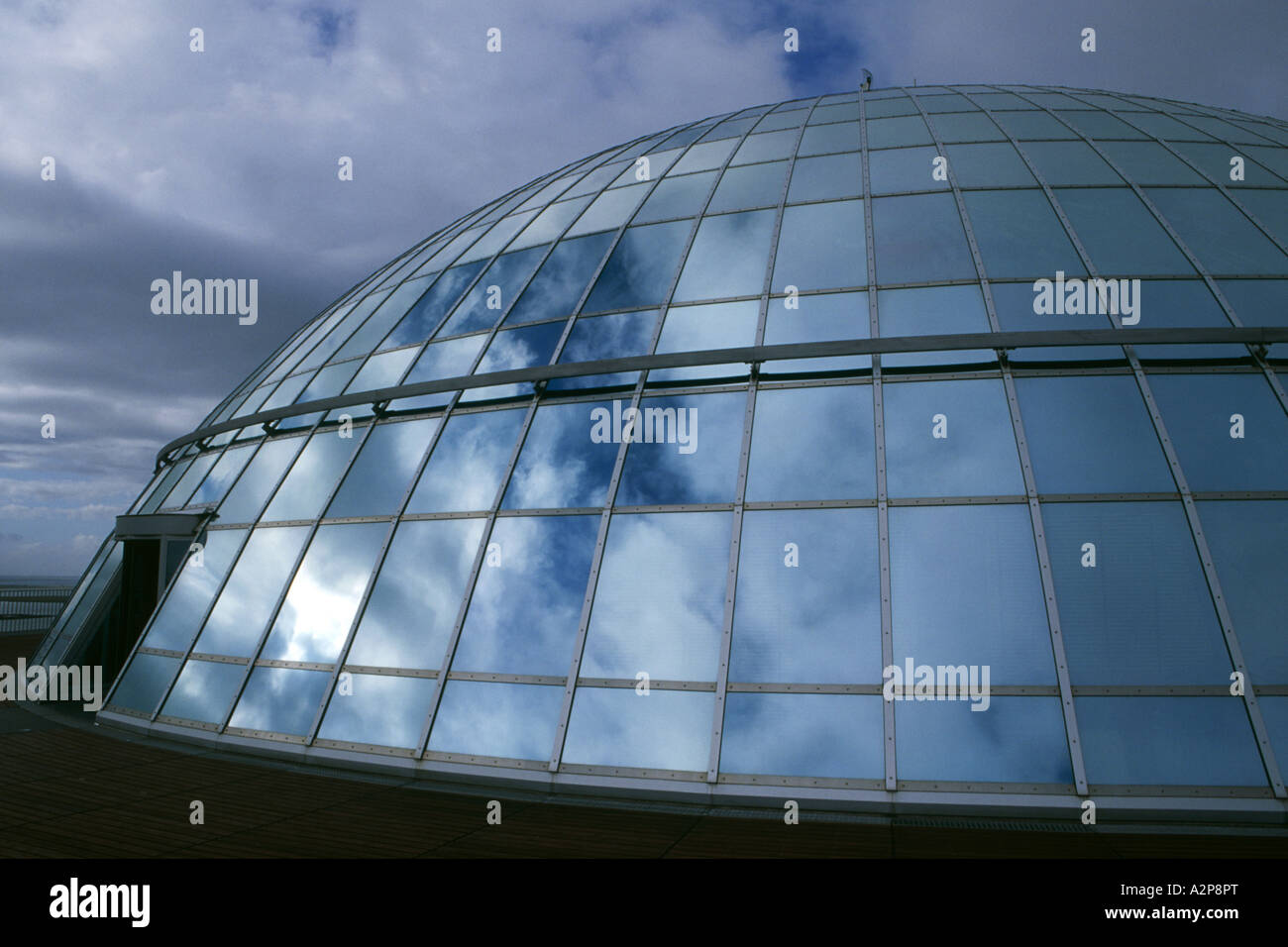 Perlan restaurant -Fotos und -Bildmaterial in hoher Auflösung – Alamy