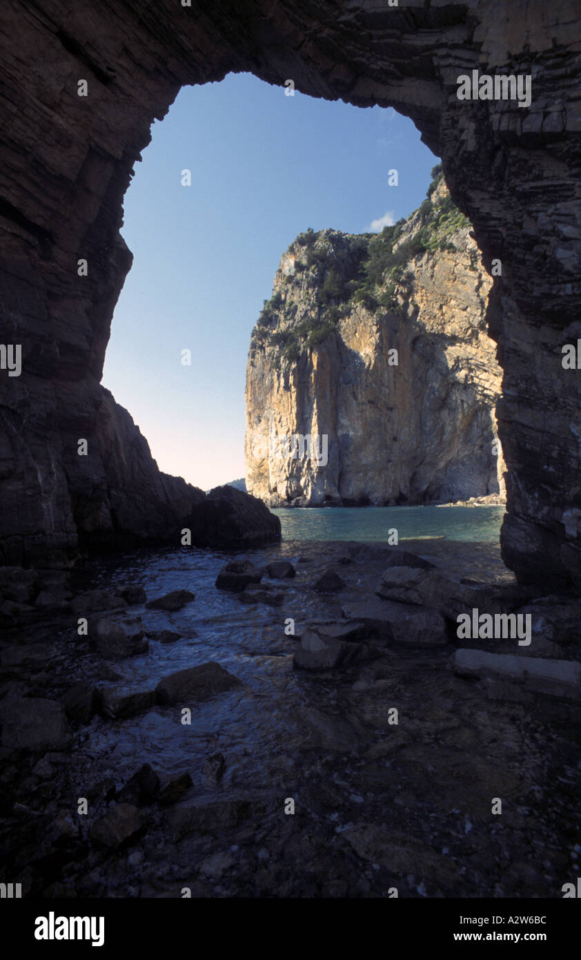 Natural arch capo palinuro -Fotos und -Bildmaterial in hoher Auflösung ...