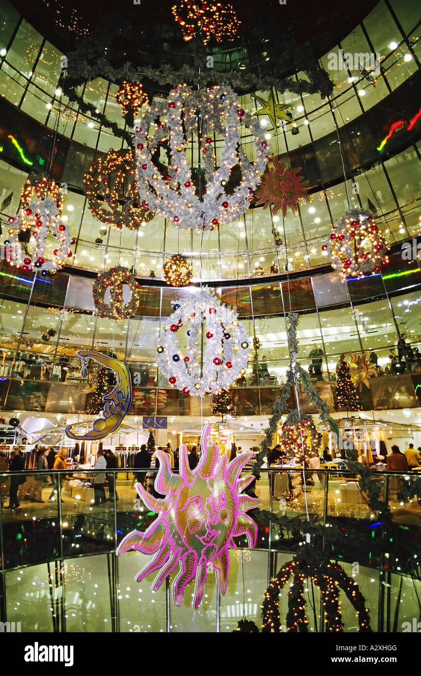 Galerie lafayette berlin -Fotos und -Bildmaterial in hoher Auflösung ...