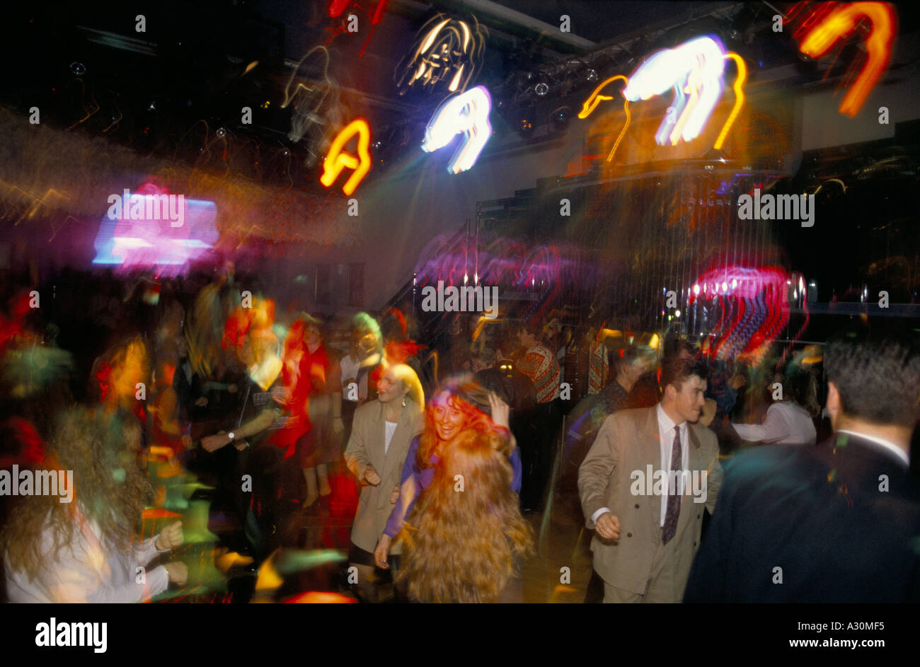 Diskothek 1990 -Fotos und -Bildmaterial in hoher Auflösung – Alamy
