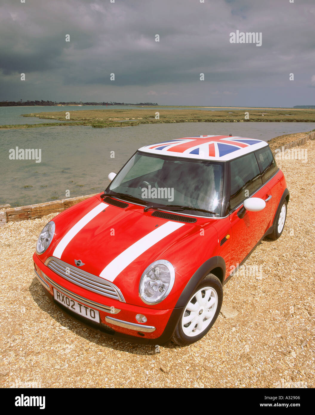 Roter Mini Mit Union Jack Dach Stockfotos und -bilder Kaufen - Alamy
