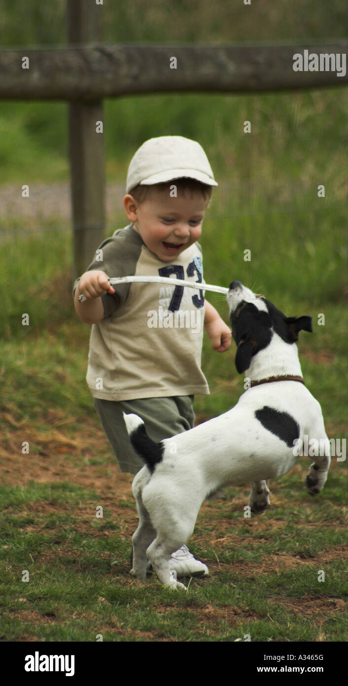 Angreifender angreifer -Fotos und -Bildmaterial in hoher Auflösung – Alamy