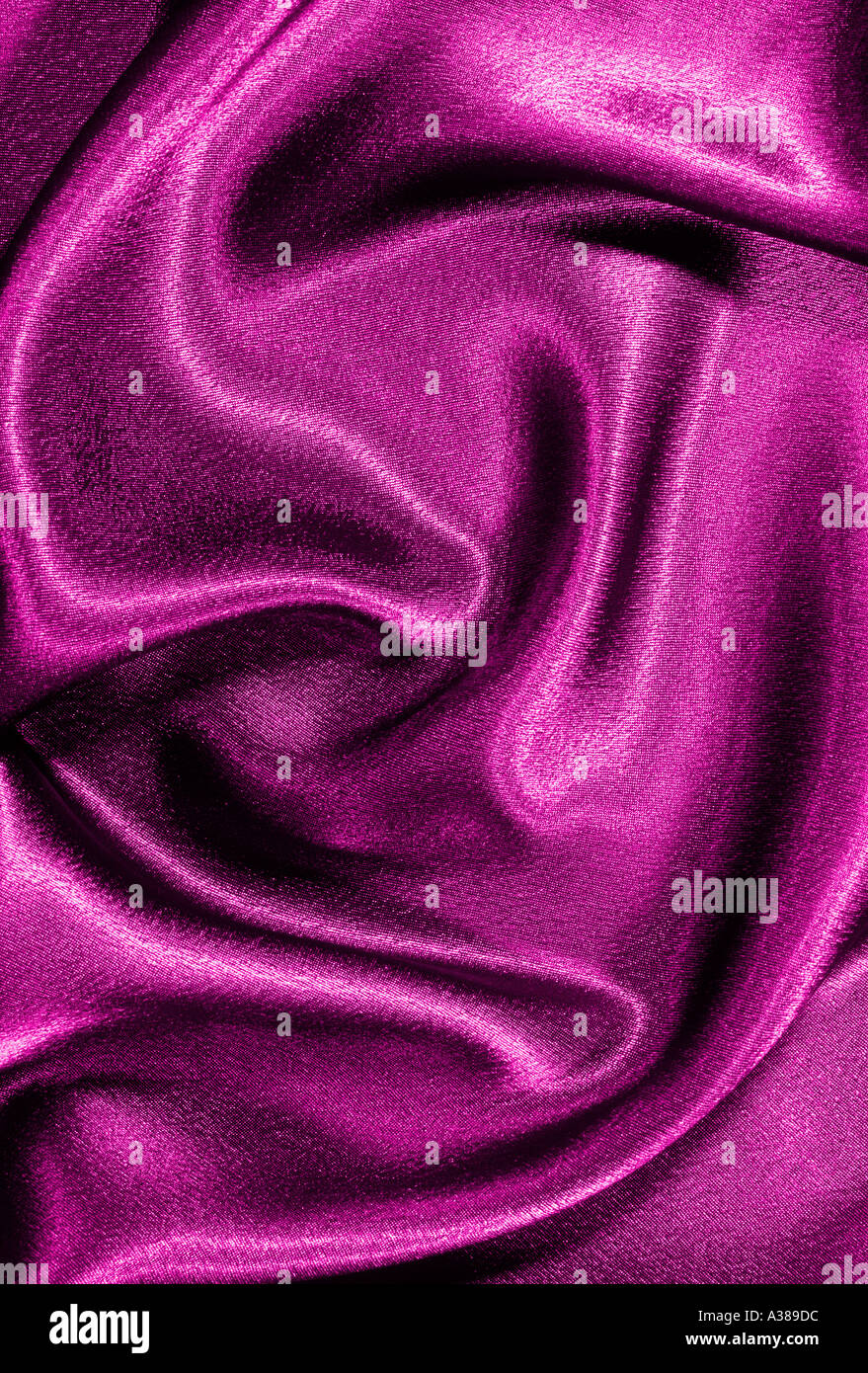 Purple silk -Fotos und -Bildmaterial in hoher Auflösung – Alamy