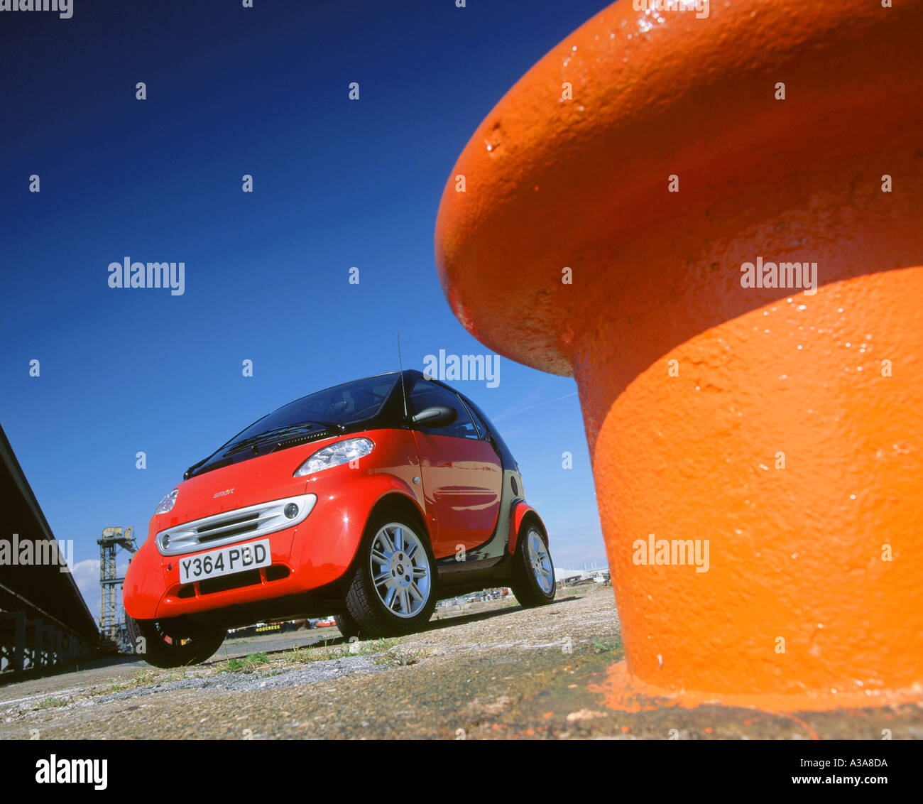 Buntes intelligentes auto -Fotos und -Bildmaterial in hoher Auflösung ...