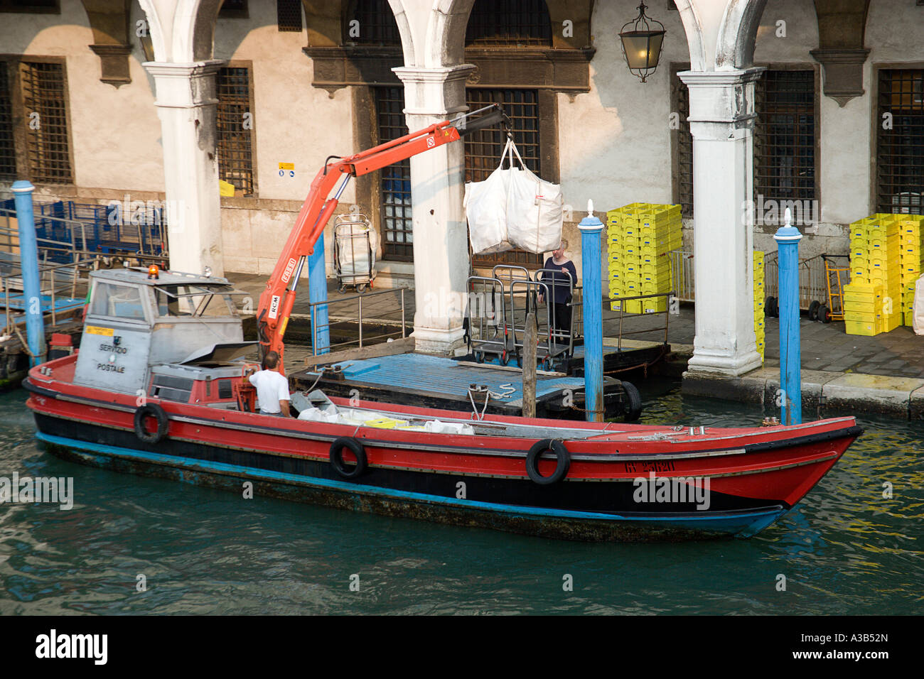Venice Italy Barge Canal Stockfotos und -bilder Kaufen - Alamy