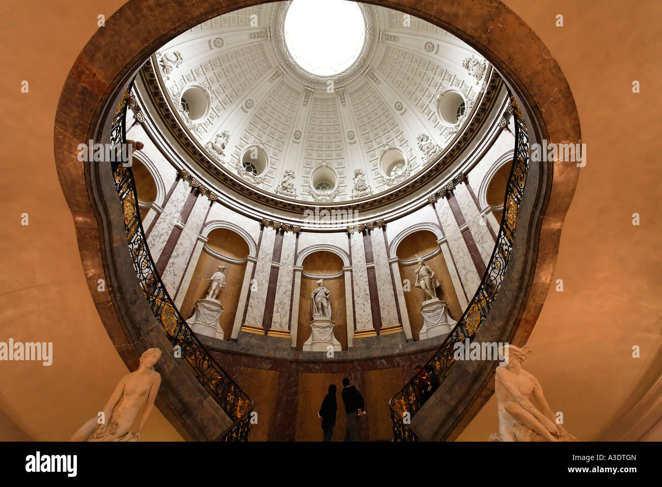 Ausstellung ausstellung sammlung rotunde -Fotos und -Bildmaterial in ...