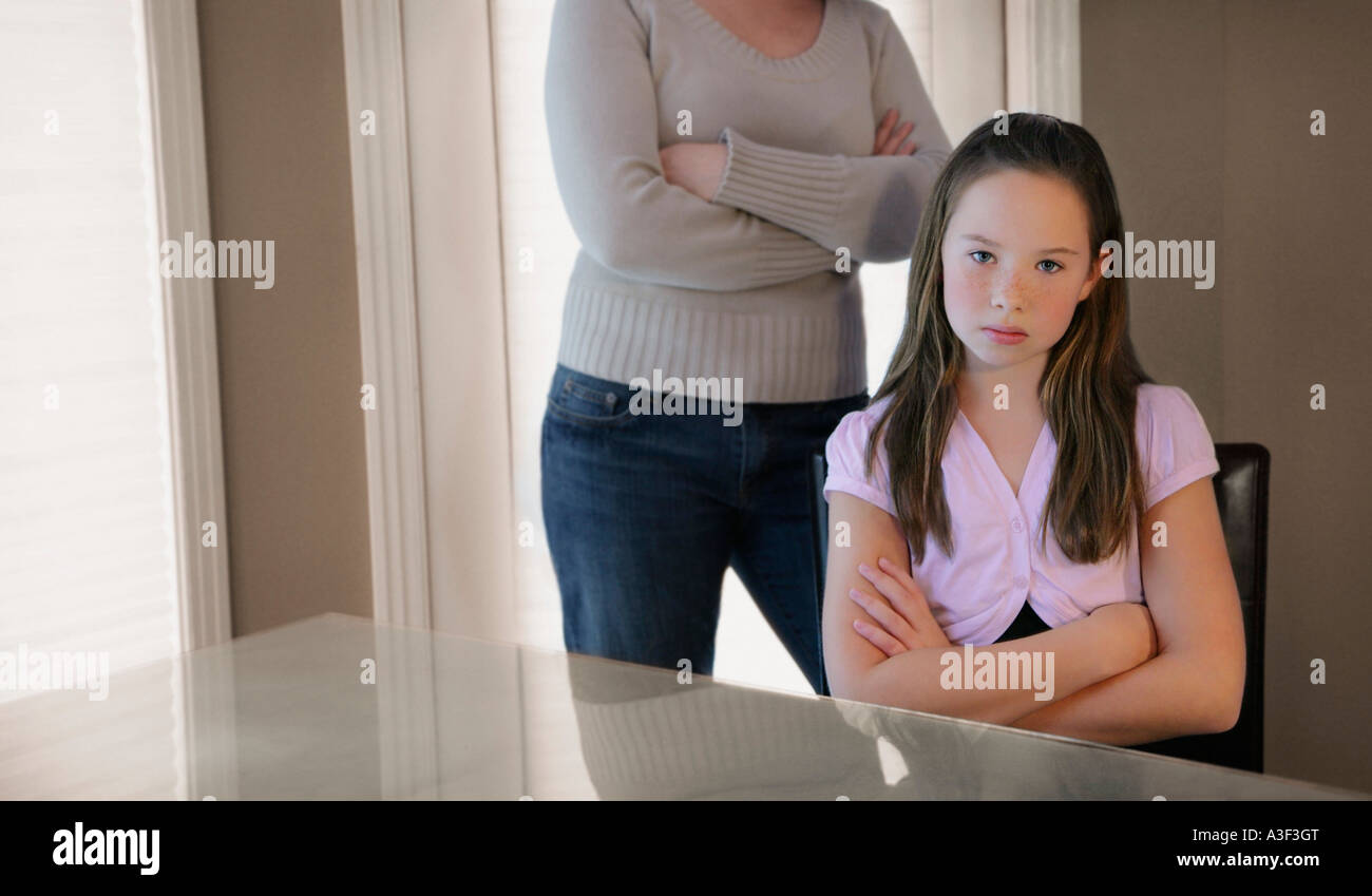 Dispute family table teenager -Fotos und -Bildmaterial in hoher ...