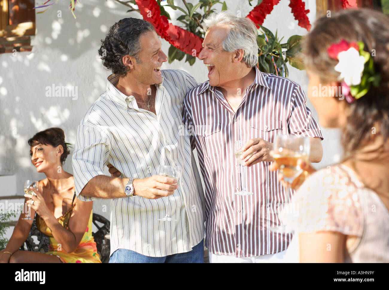 Old rich man party -Fotos und -Bildmaterial in hoher Auflösung – Alamy