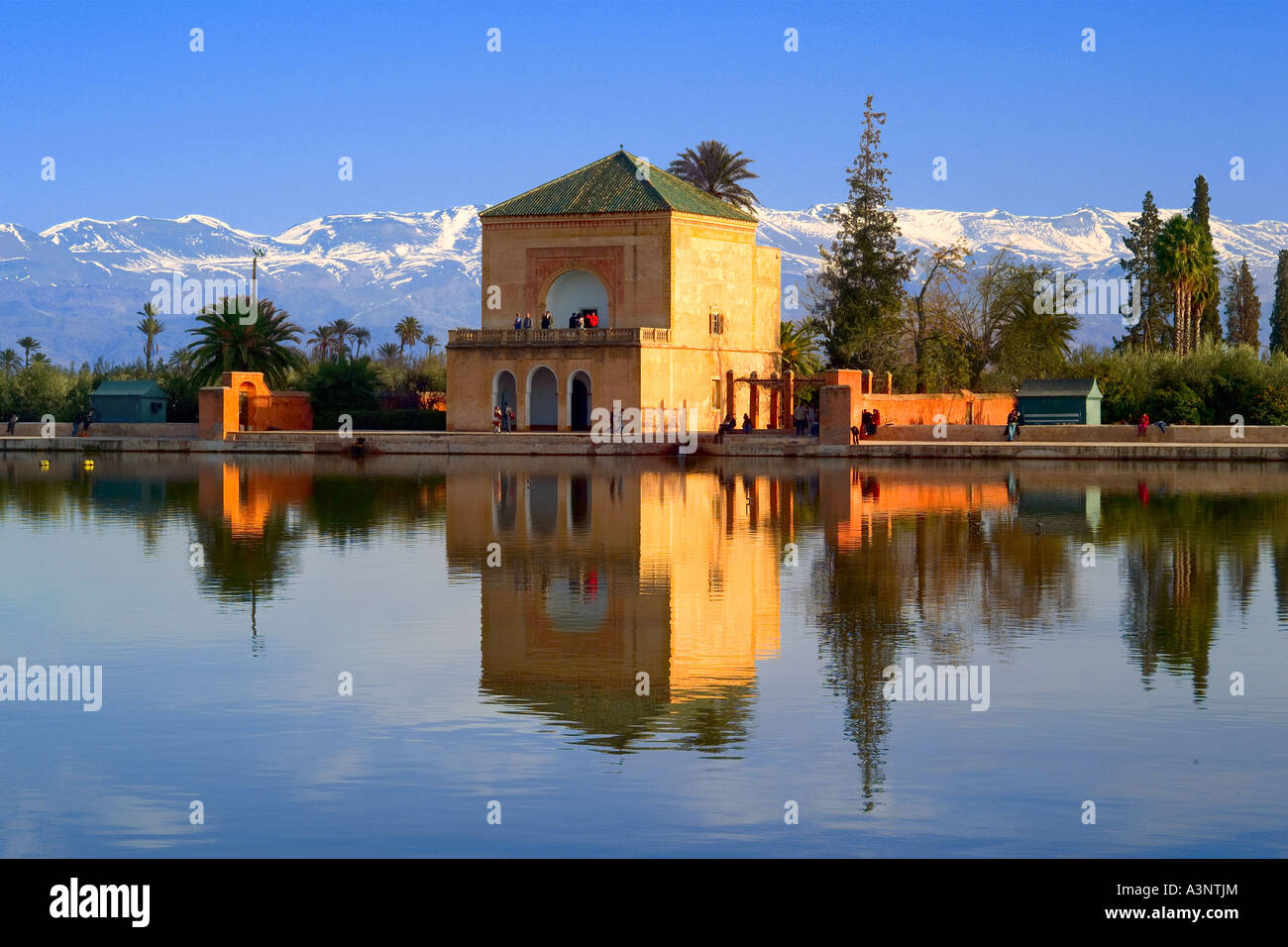 Die menara -Fotos und -Bildmaterial in hoher Auflösung – Alamy