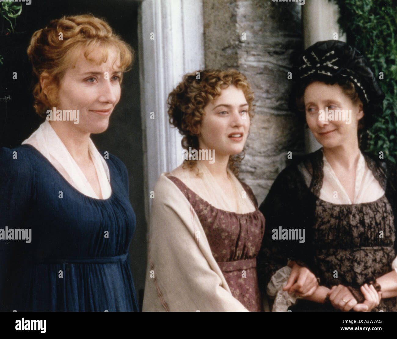 Sinn und sinnlichkeit 1995 gemma jones -Fotos und -Bildmaterial in hoher Auflösung – Alamy