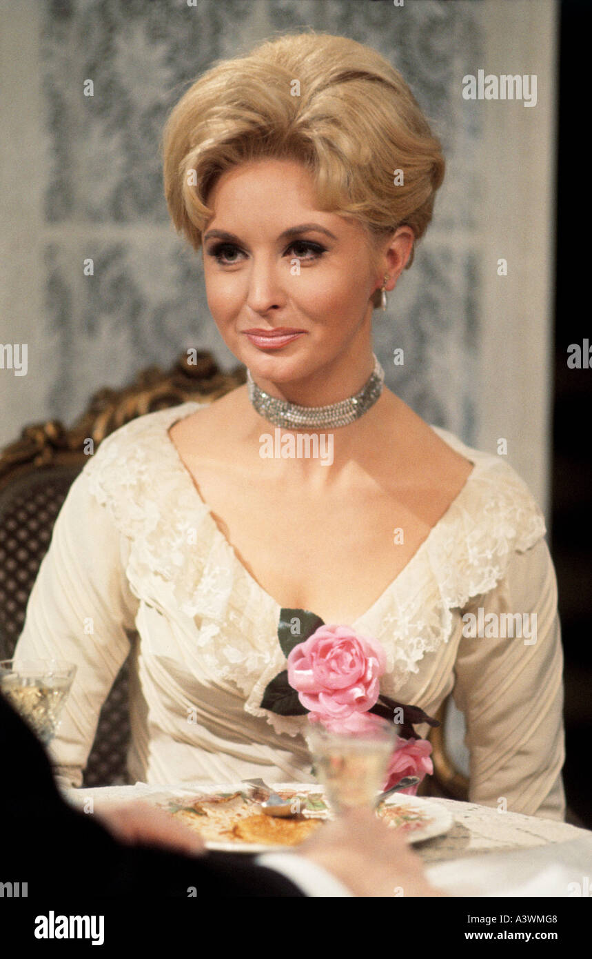 FORSYTE SAGA Nyree Dawn Porter In Dem 1967 BBC TV Adaption Roman Von FORSYTE SAGA Nyree Dawn Porter In Dem 1967 BBC TV Adaption Roman Von