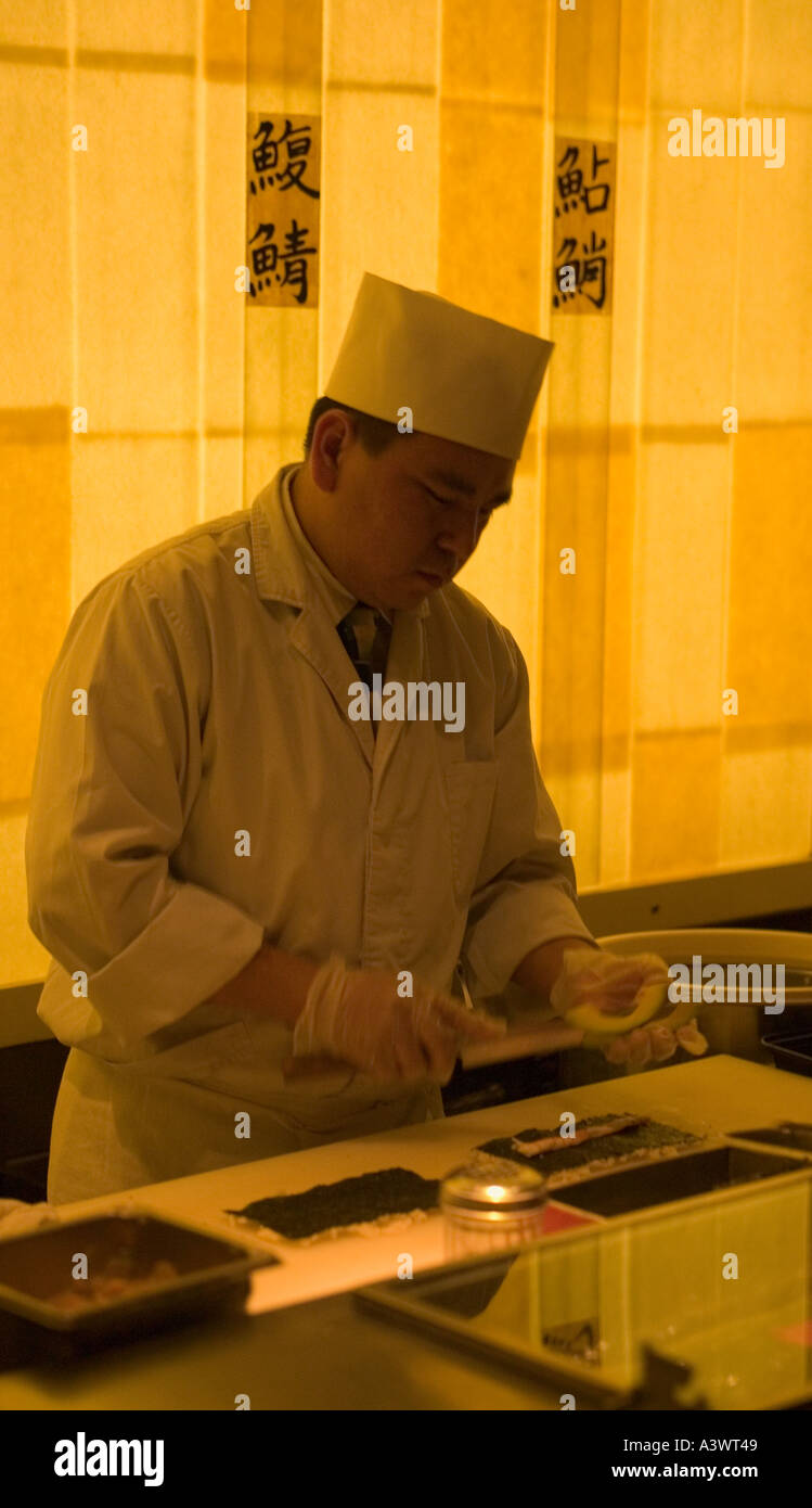 Portrait japanese sushi chef -Fotos und -Bildmaterial in hoher ...