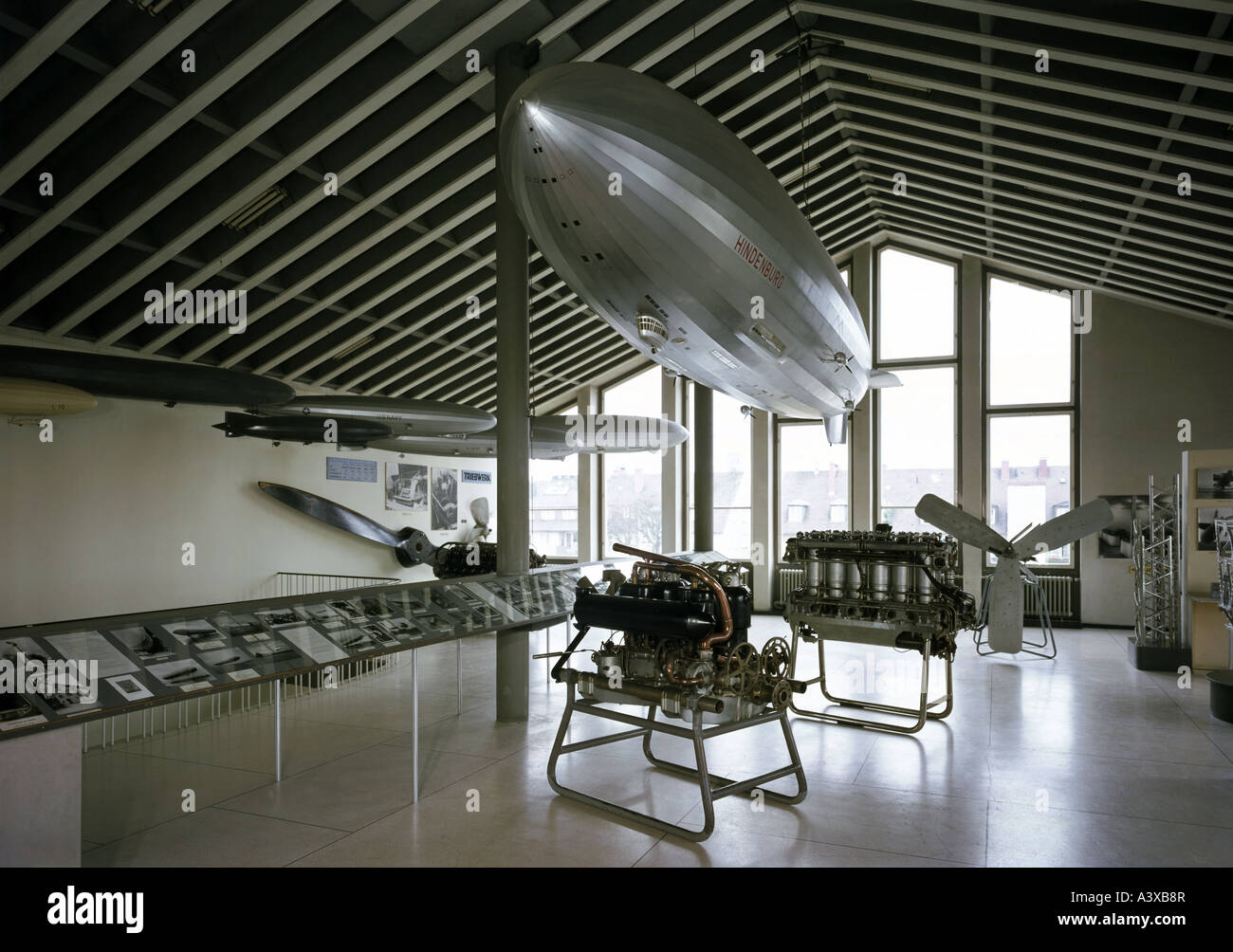 Hindenburg interior -Fotos und -Bildmaterial in hoher Auflösung – Alamy