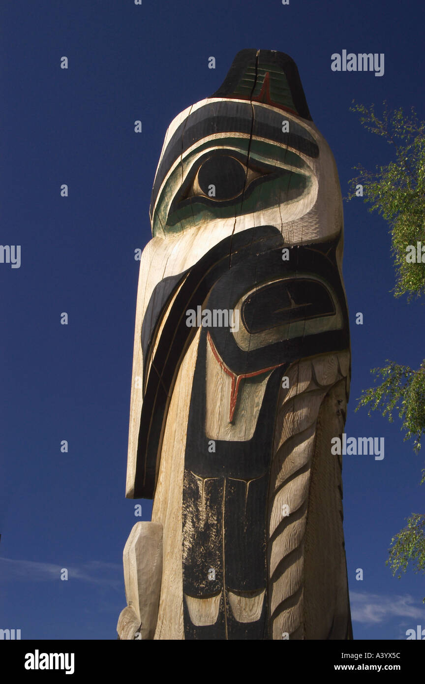 Totempfahl schnitzerei der indianischen ureinwohner -Fotos und ...