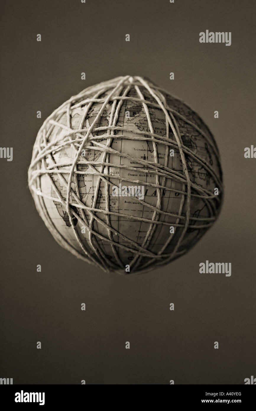 Schwimmende weltkugel -Fotos und -Bildmaterial in hoher Auflösung ...