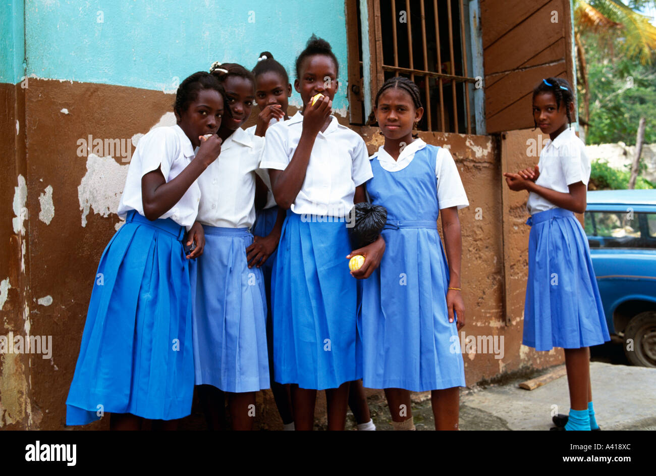 Caribbean school uniform -Fotos und -Bildmaterial in hoher Auflösung ...