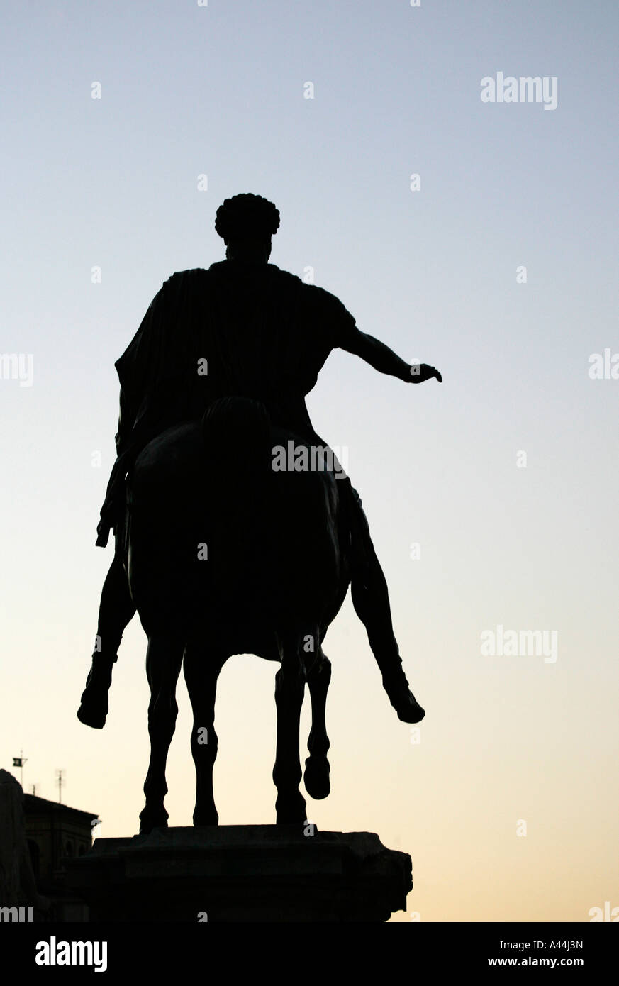 Statue von marc aurel -Fotos und -Bildmaterial in hoher Auflösung – Alamy