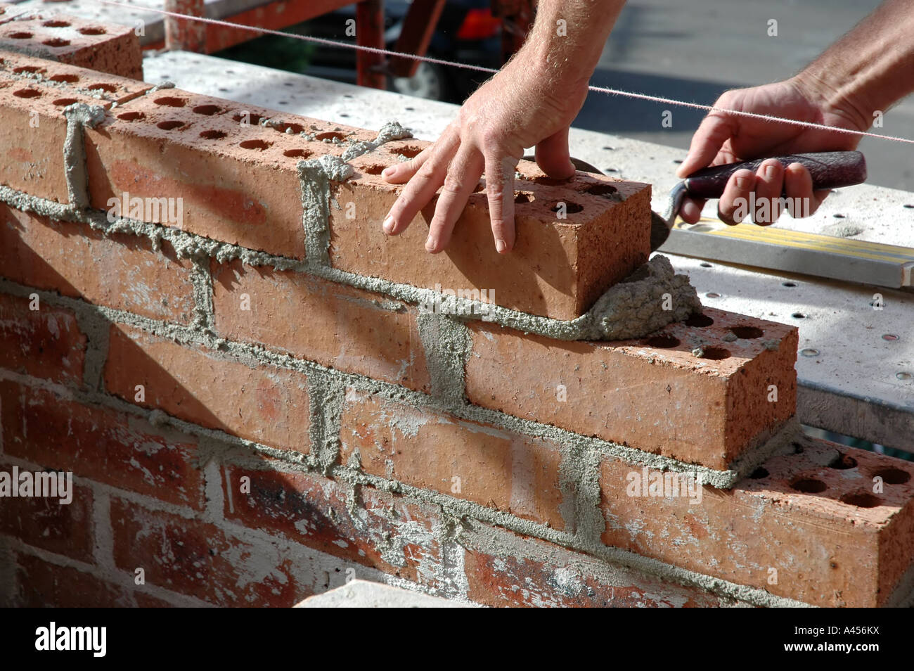 Azubi maurer -Fotos und -Bildmaterial in hoher Auflösung – Alamy