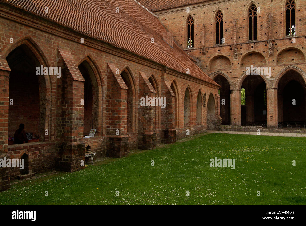 Zisterzienserinnen kloster -Fotos und -Bildmaterial in hoher Auflösung ...