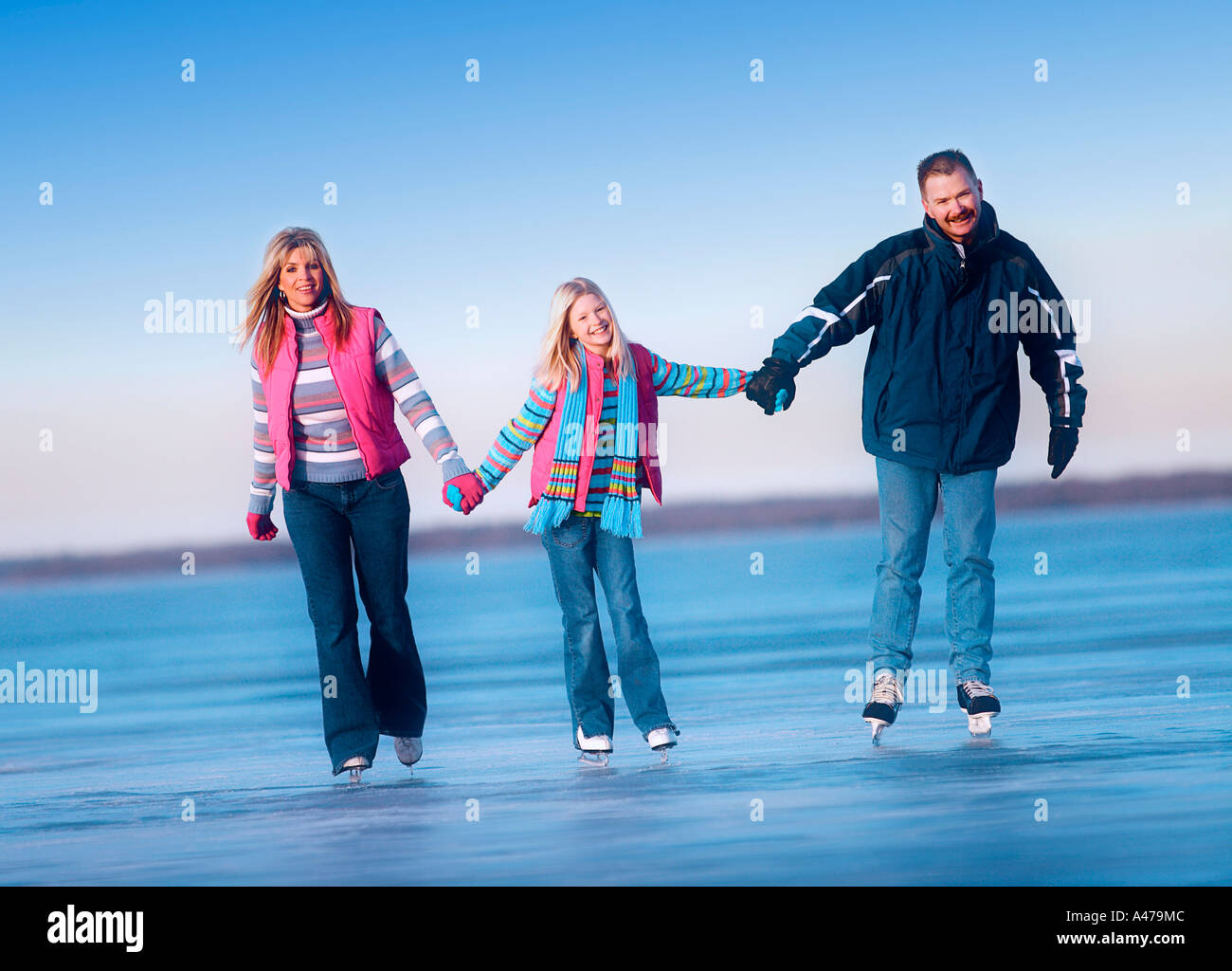 Forties ice skating -Fotos und -Bildmaterial in hoher Auflösung – Alamy
