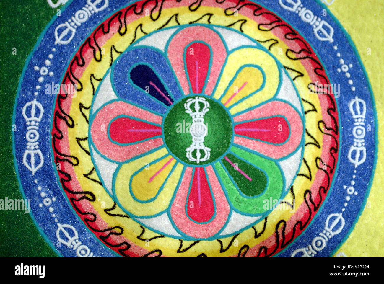 Buddhist Mandala Sand Stockfotos & Buddhist Mandala Sand Bilder - Alamy