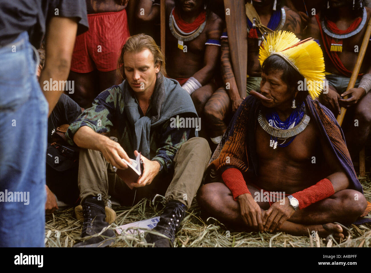 Sting raoni 1989 -Fotos und -Bildmaterial in hoher Auflösung – Alamy