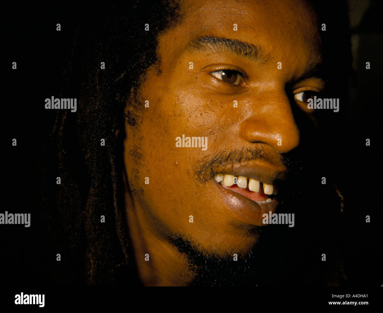 Benjamin zephaniah dichter -Fotos und -Bildmaterial in hoher Auflösung ...