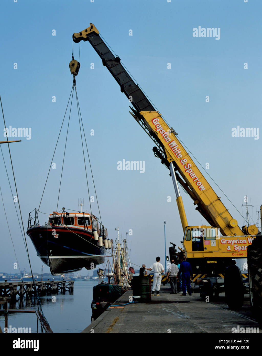 Mobiler hydraulischer kran des rettungsbootes -Fotos und -Bildmaterial ...