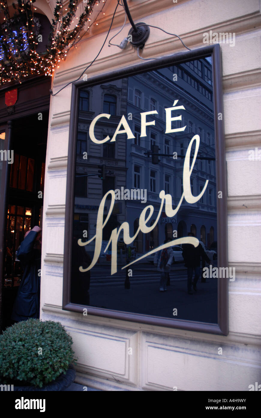 Wiener cafe sperl -Fotos und -Bildmaterial in hoher Auflösung – Alamy